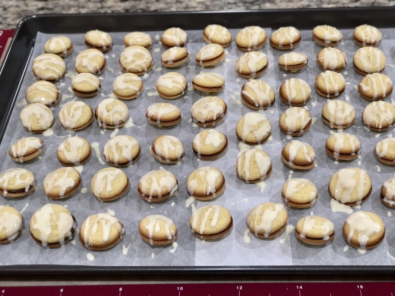 Hazelnut Taler Cookies | Delicious Bisquit filled with chocolate nougat