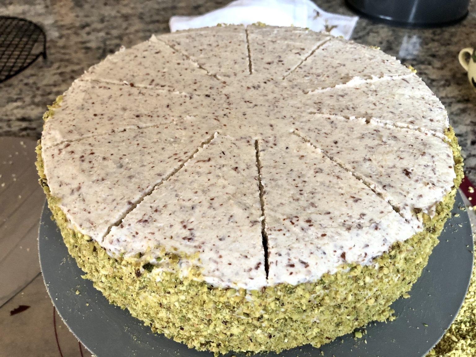 Hazelnut Cream Cake | Haselnuß-Sahne Torte | Step by Step instruction