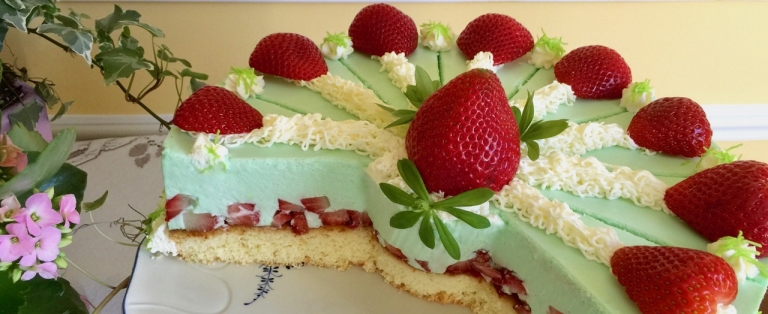 Sweet Woodruff Cheesecake with Strawberries | Oma's recipe